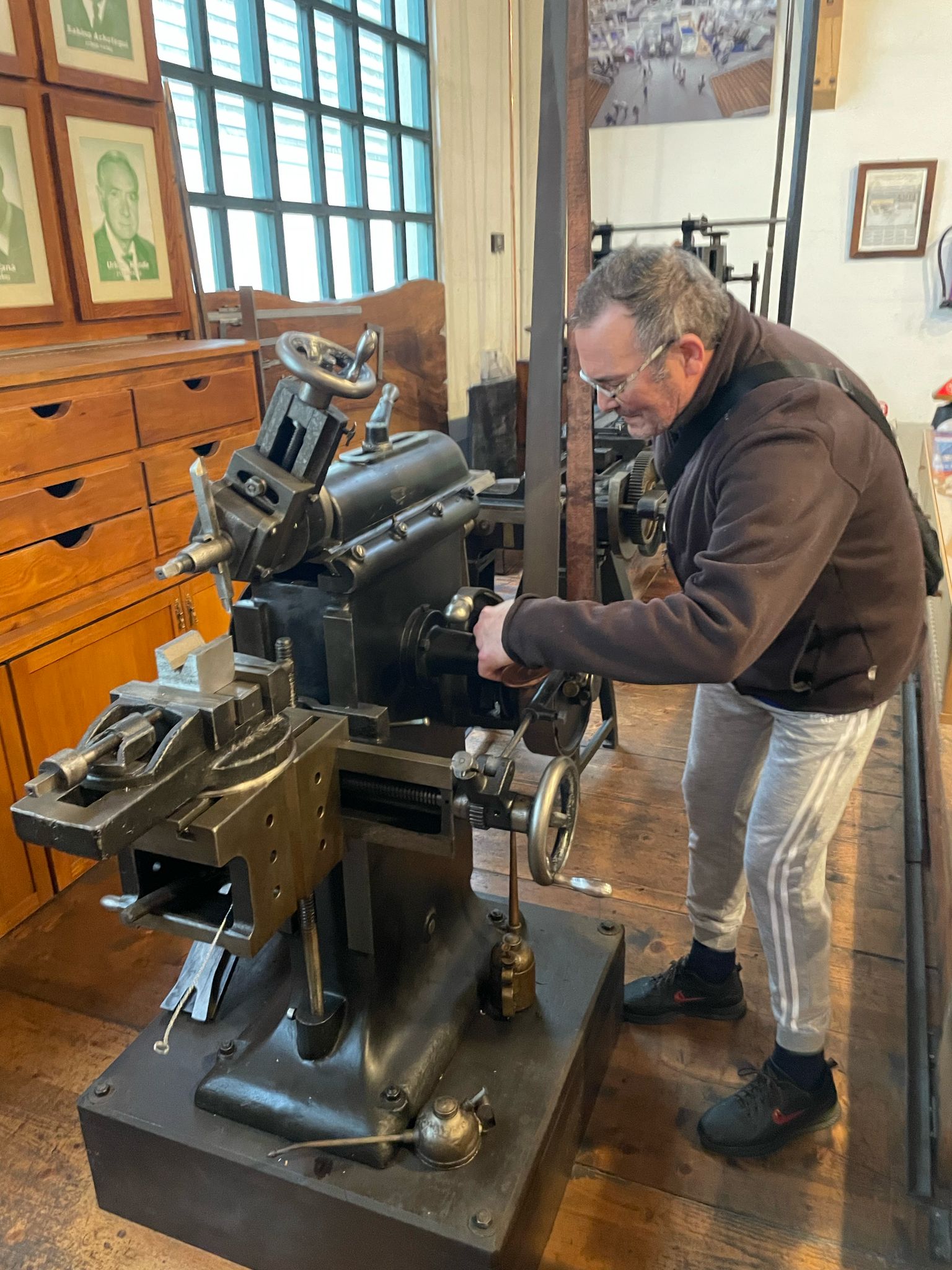 Apadrinamiento SACIA-L300 - Makina Erreminta Museoa